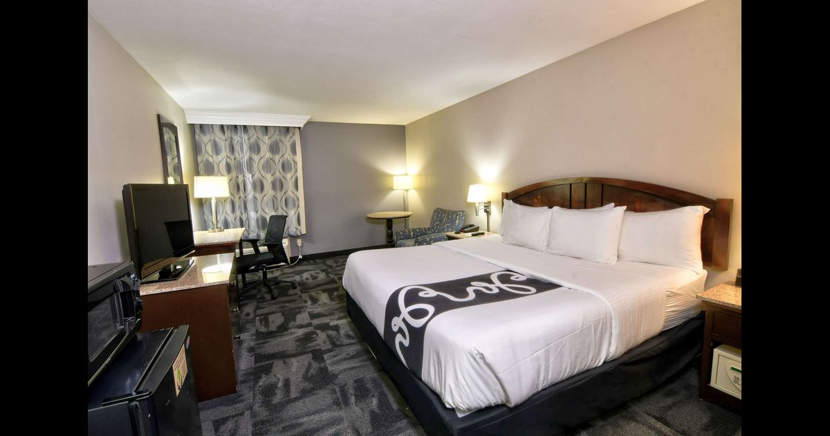 La Quinta Inn & Suites by Wyndham Springfield South in Springfield, the ...