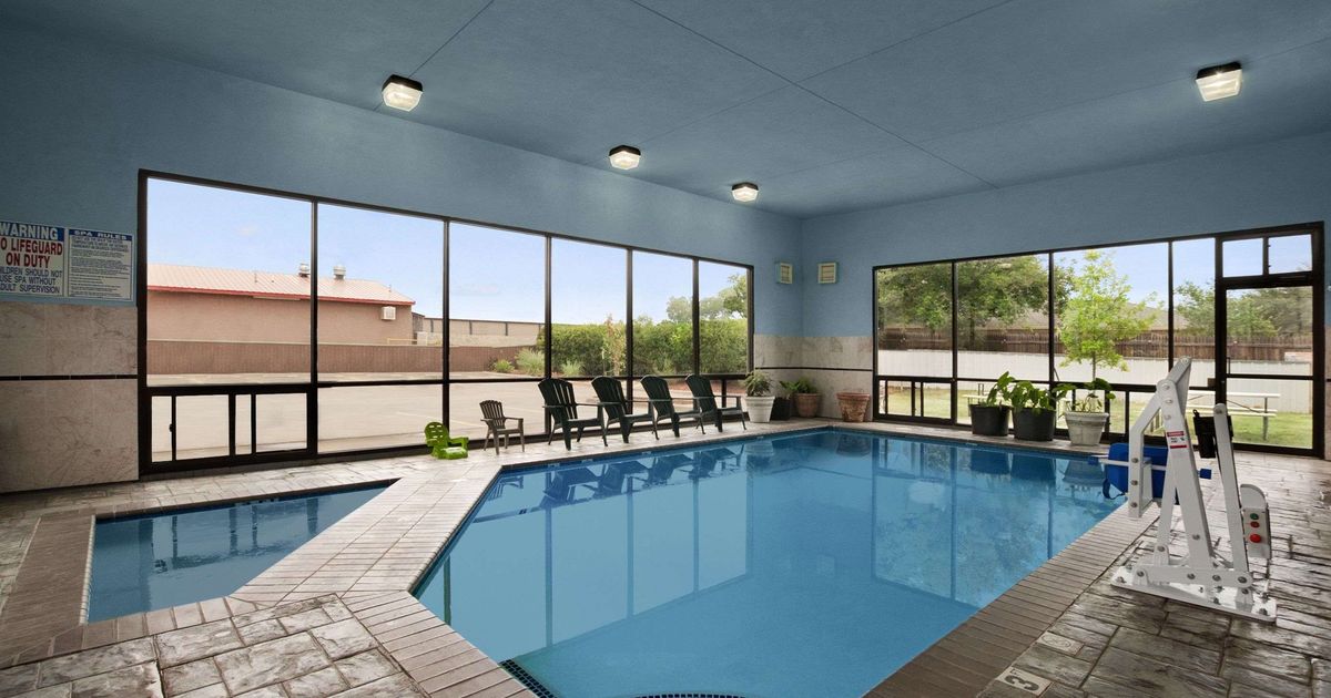 Days Inn by Wyndham Childress from $95. Childress Hotel Deals & Reviews ...