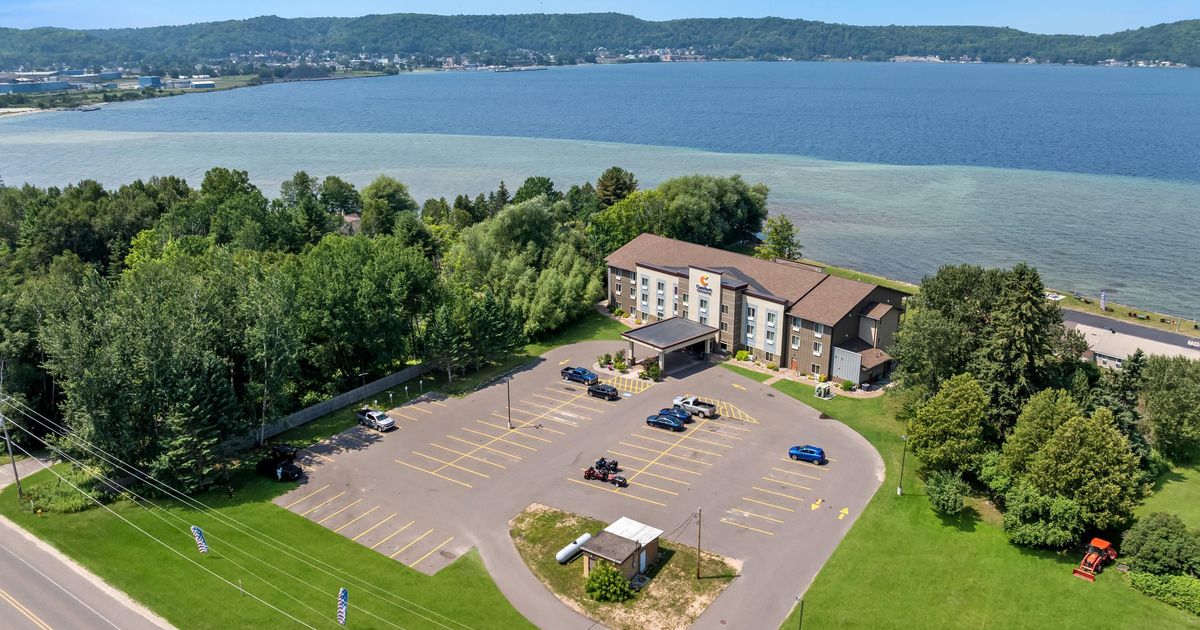 Comfort Inn and Suites Munising-Lakefront from $105. Munising Hotel ...