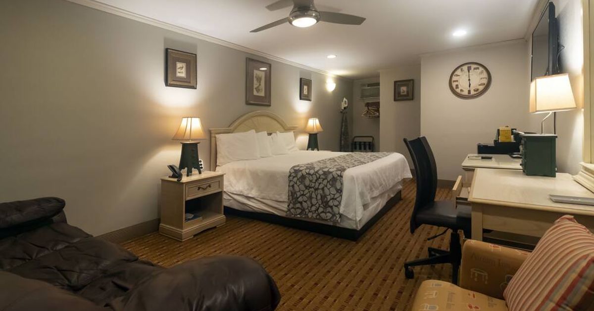 Atrium Inn from $111. High Point Hotel Deals & Reviews - KAYAK