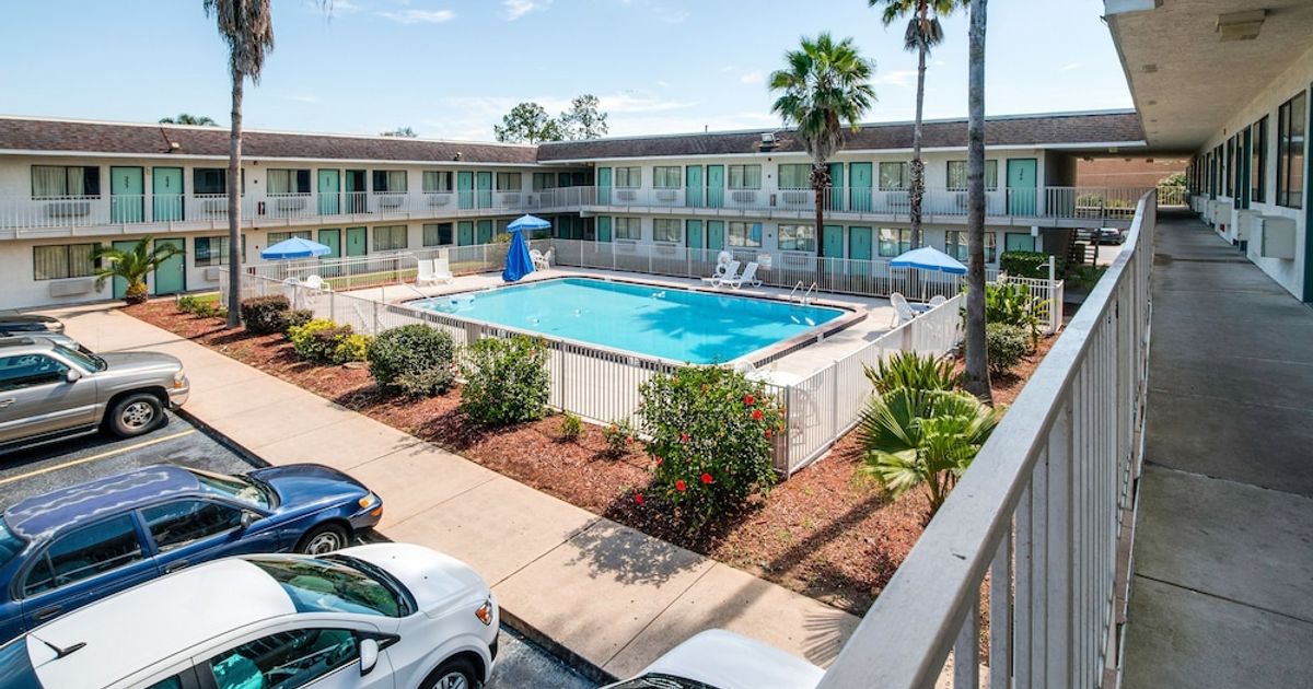 Rodeway Inn Kissimmee Maingate West from $39. Kissimmee Hotel Deals ...