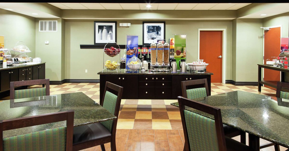 Hampton Inn & Suites Middlebury from $114. Middlebury Hotel Deals ...