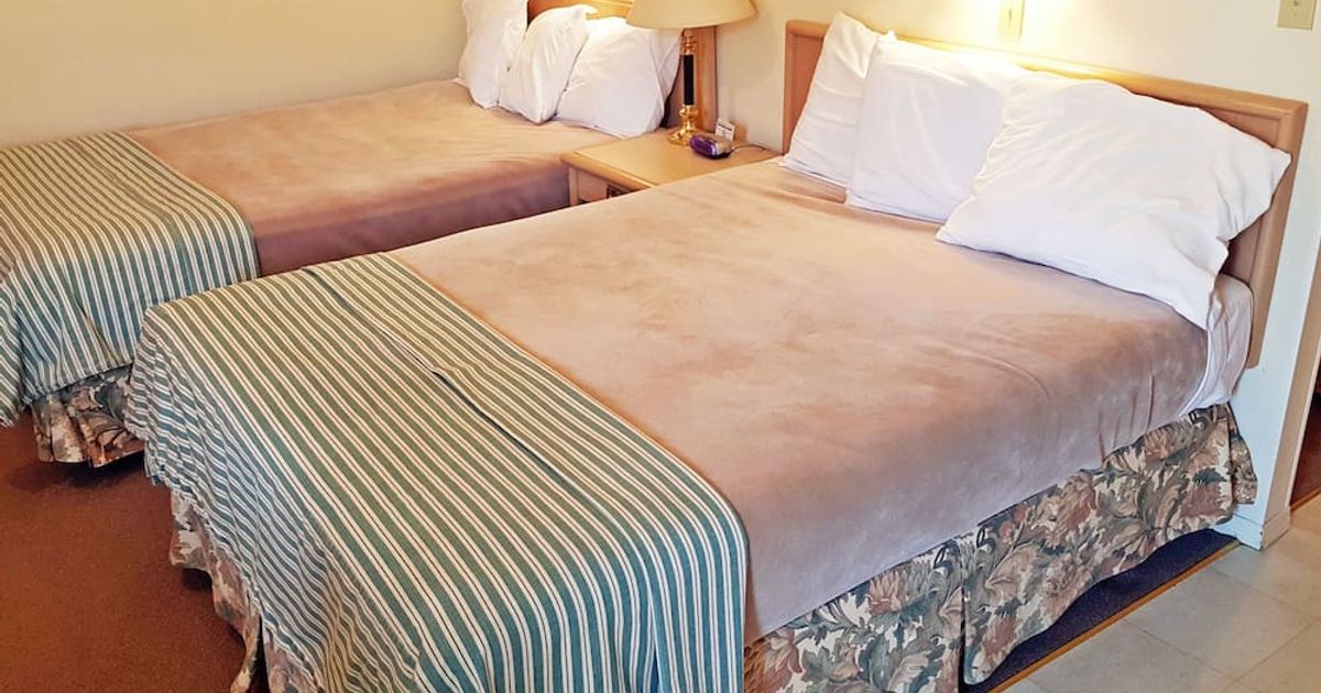 Badlands Motel £39. Drumheller Hotel Deals & Reviews - KAYAK
