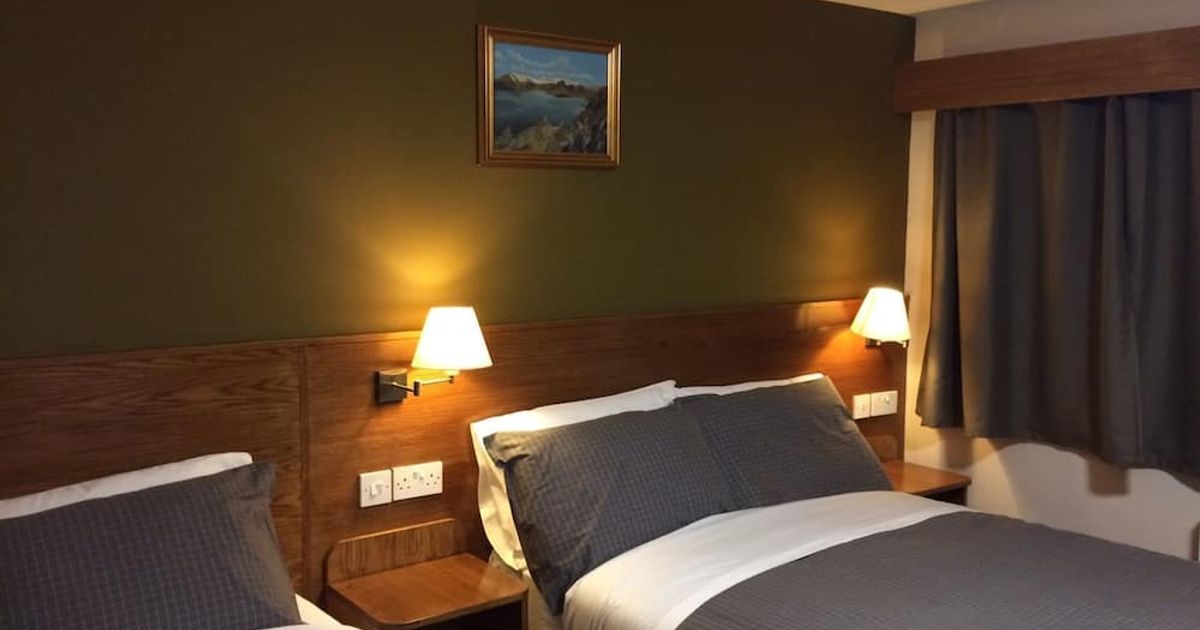 Crosshill House £25. Glasgow Hotel Deals & Reviews - KAYAK