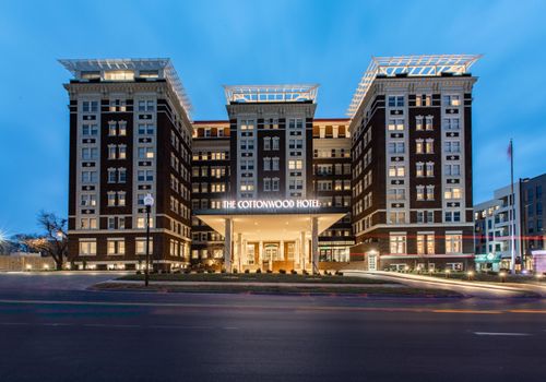 Kimpton Cottonwood By IHG C$ 188 (C̶$̶ ̶1̶,̶2̶0̶6̶). Omaha Hotel Deals ...