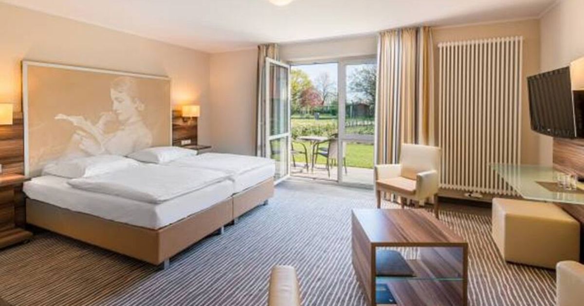 Balland's Hotel & Restaurant from $117. Essel Hotel Deals & Reviews - KAYAK