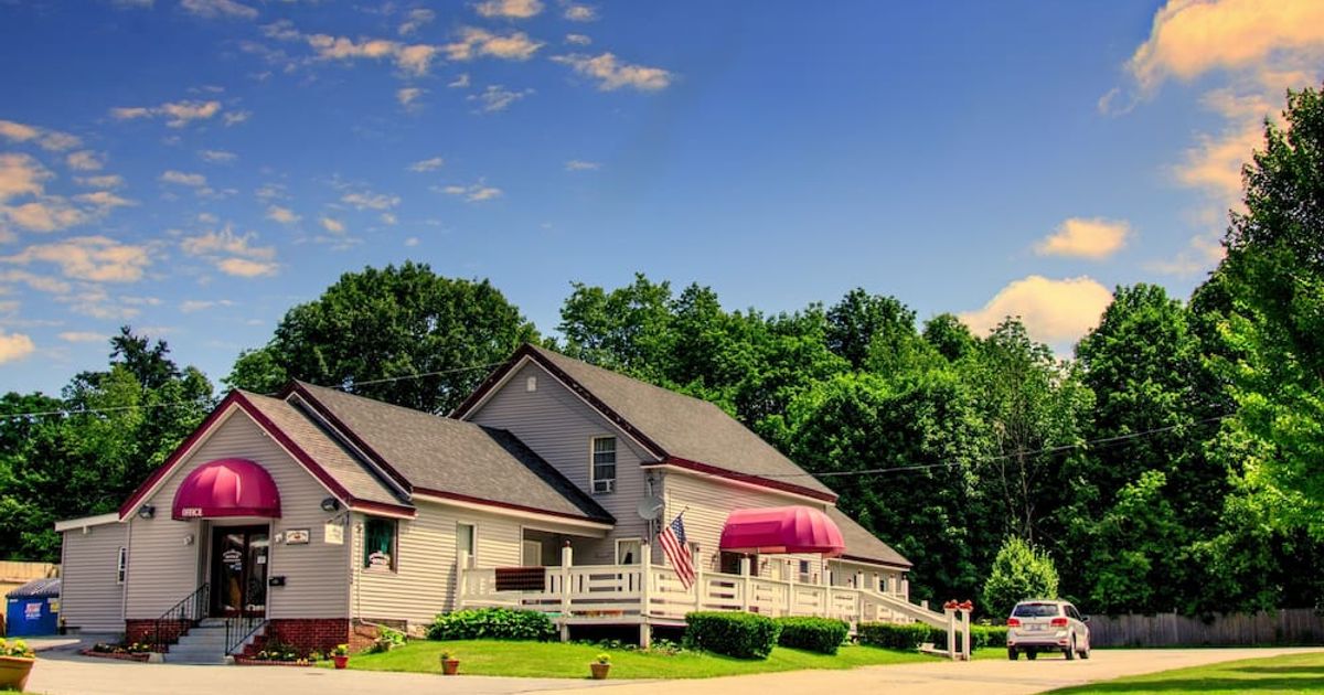 The Autumn Inn from $87. Bennington Hotel Deals & Reviews - KAYAK