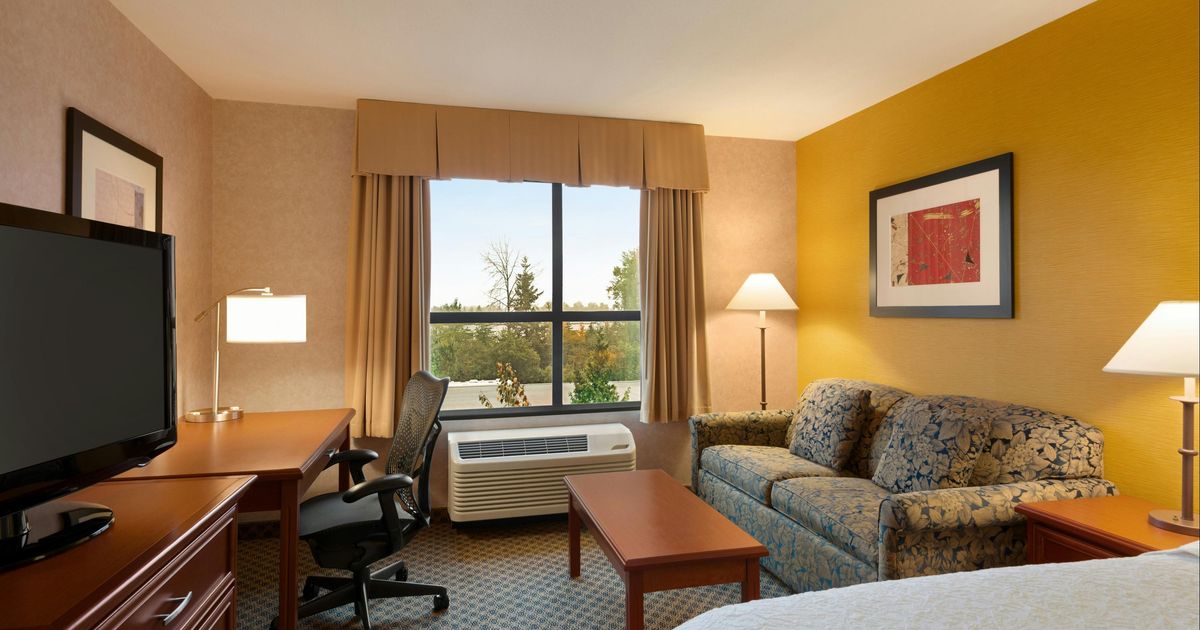 Hampton Inn & Suites by Hilton Langley-Surrey C$ 164 (C̶$̶ ̶5̶0̶1̶ ...