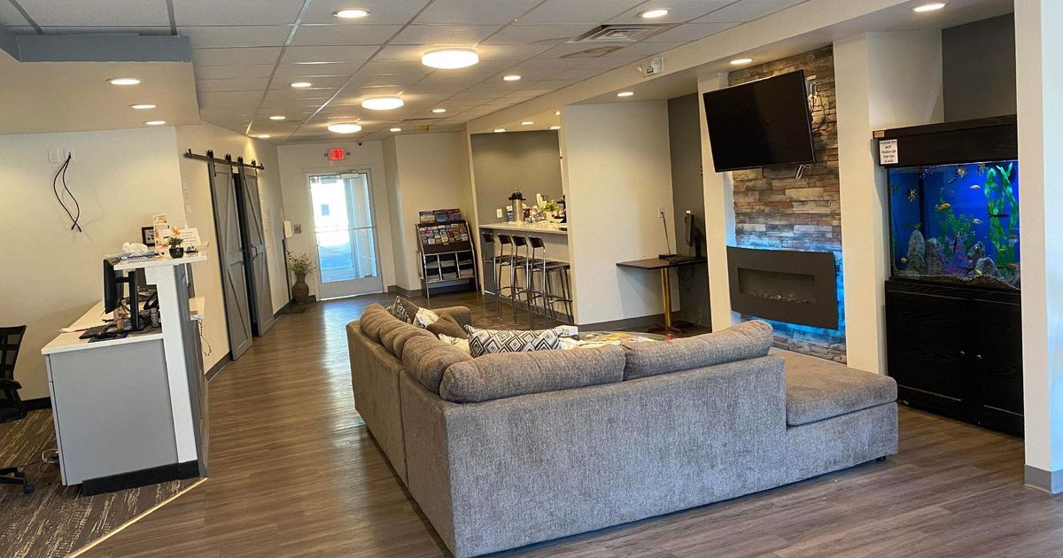 Days Inn by Wyndham Manitowoc from $65. Manitowoc Hotel Deals & Reviews ...