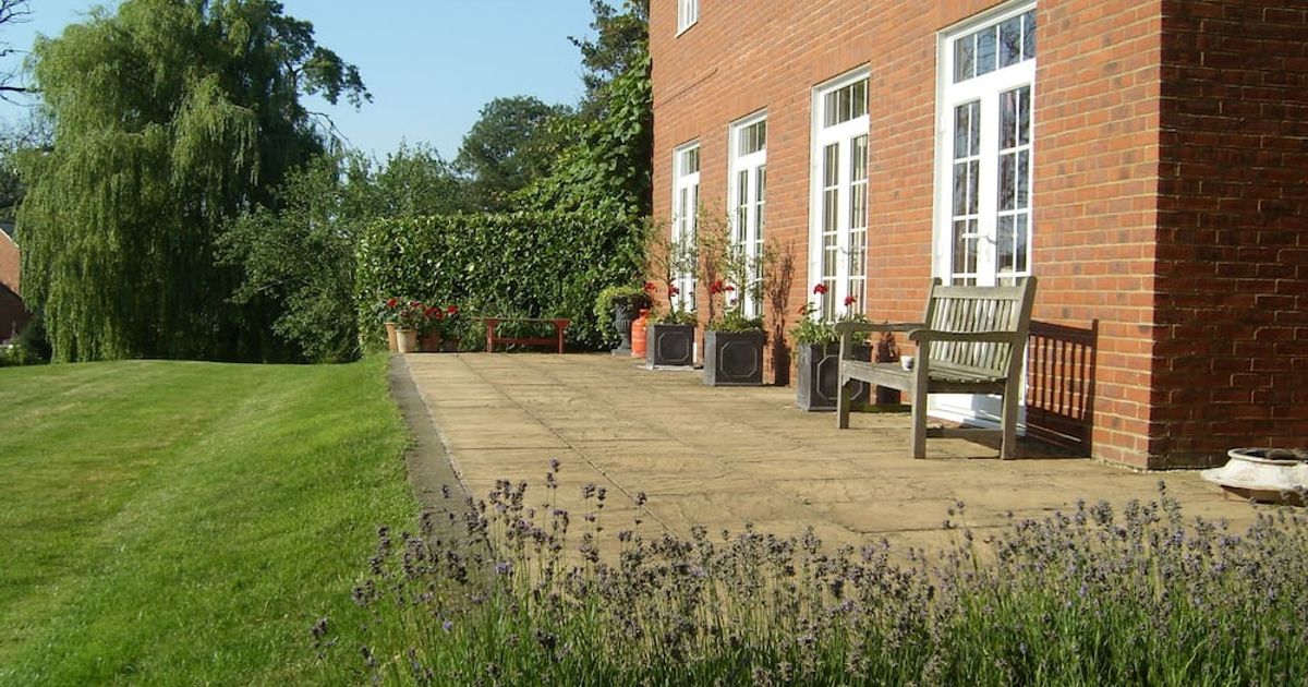 The Hall Farm Bed And Breakfast £69. Huntingdon Hotel Deals & Reviews ...