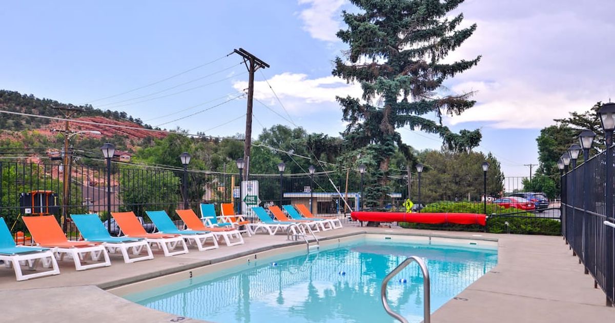 Villa Motel at Manitou Springs C$ 128 (C̶$̶ ̶3̶0̶5̶). Manitou Springs ...