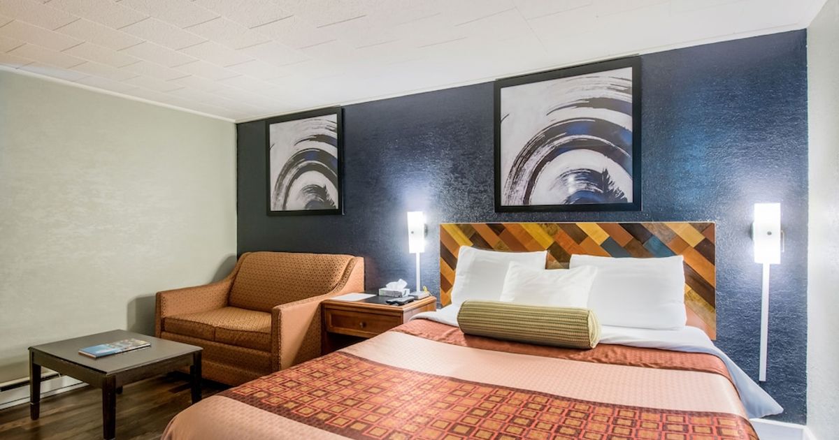 Highland Inn New Cumberland from $46. New Cumberland Hotel Deals ...