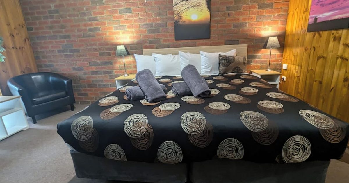 Kyabram Country Motel from $88. Kyabram Hotel Deals & Reviews - KAYAK
