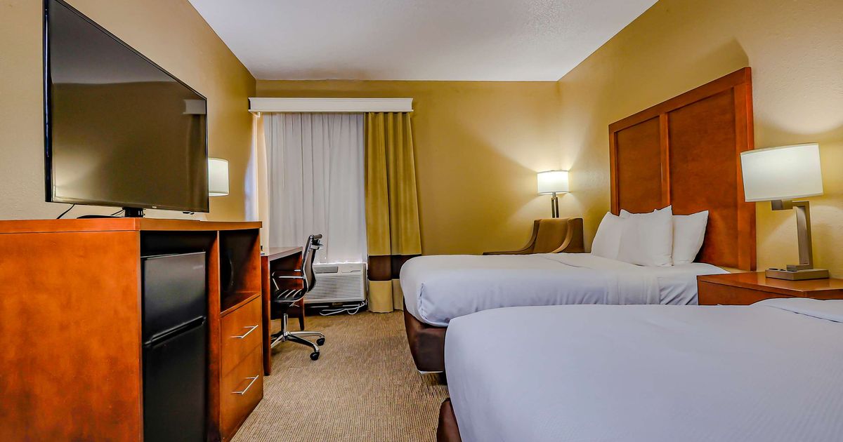 Comfort Inn Ottawa £60. Ottawa Hotel Deals & Reviews - KAYAK