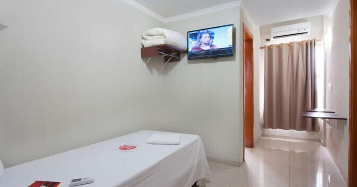 Turis Hotel desde $27 ($̶4̶0̶). Dourados Hoteles - KAYAK