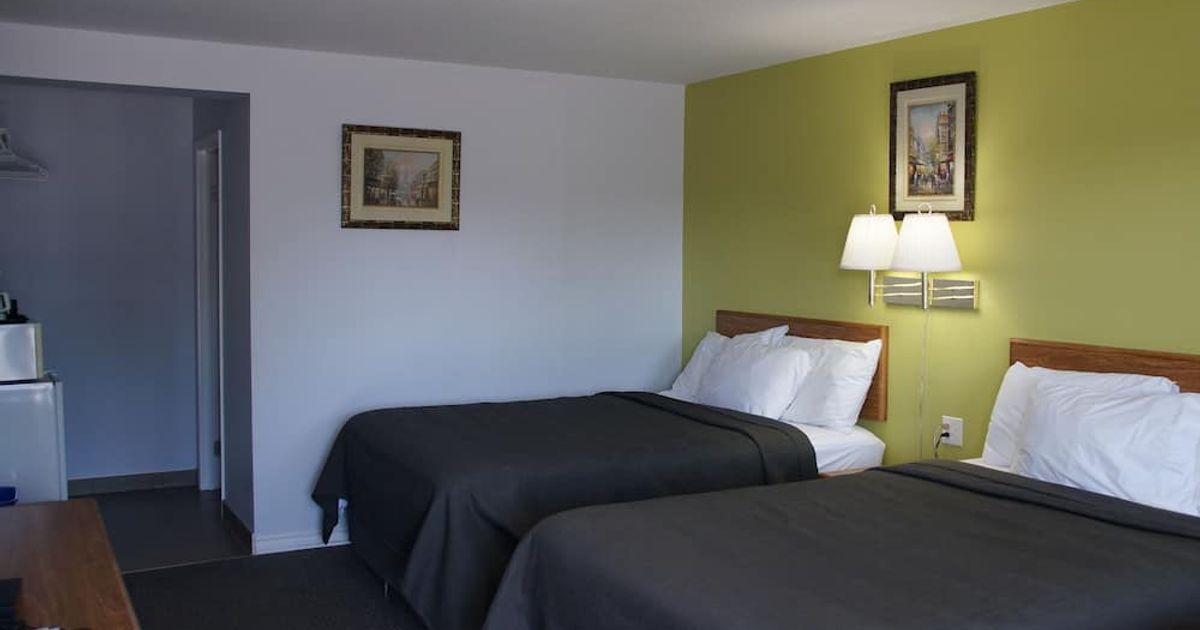 Robyn's Motel from $76. Peterborough Hotel Deals & Reviews - KAYAK