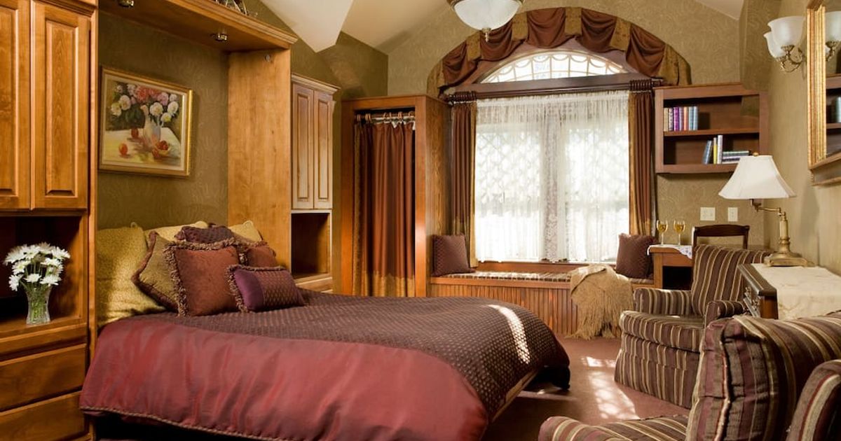 Berry Manor Inn from $288. Rockland Hotel Deals & Reviews - KAYAK