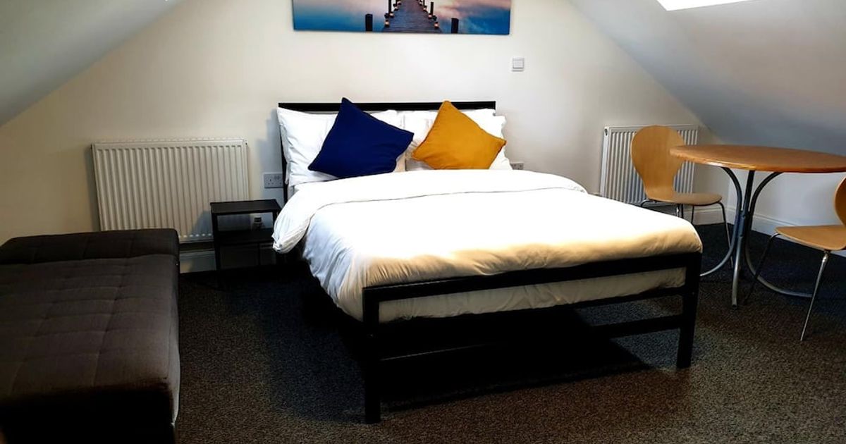Wanstead Hotel £53. London Hotel Deals & Reviews - KAYAK