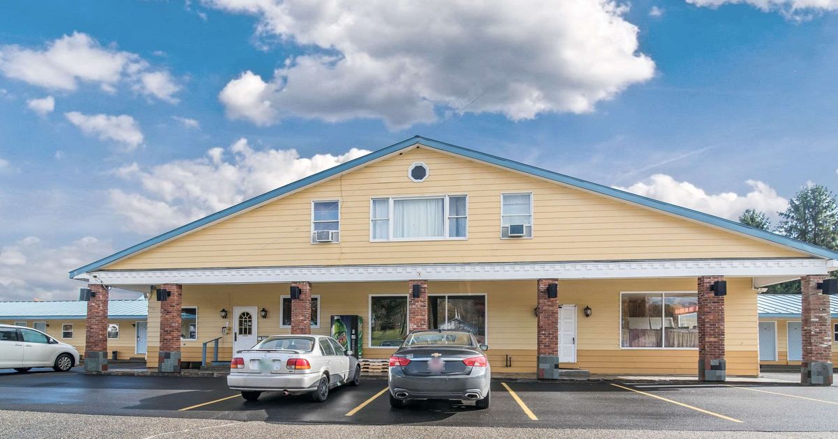 Rodeway Inn Bellows Falls from $81. Bellows Falls Hotel Deals & Reviews ...