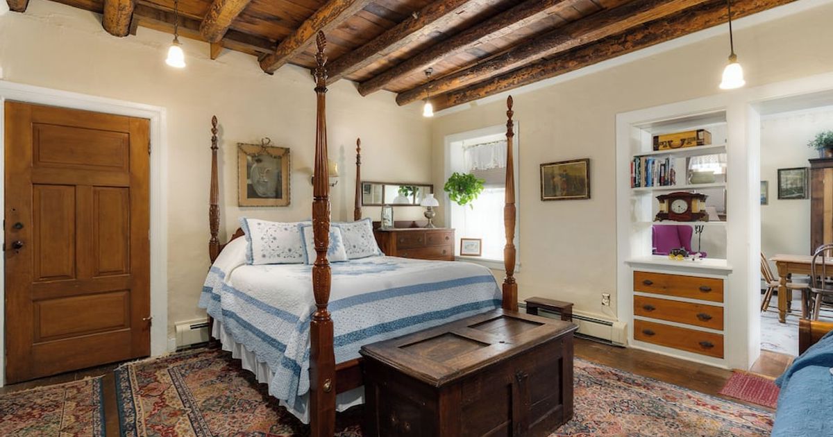 The Stagecoach Inn Bed & Breakfast and Five20 Social Stop from $170 ...