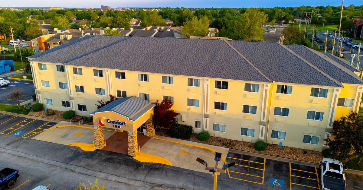 Comfort Inn South Tulsa - Woodland Hills from $68. Tulsa Hotel Deals ...