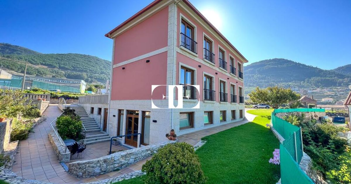 Hotel A Raiña from $80. Oya Hotel Deals & Reviews - KAYAK