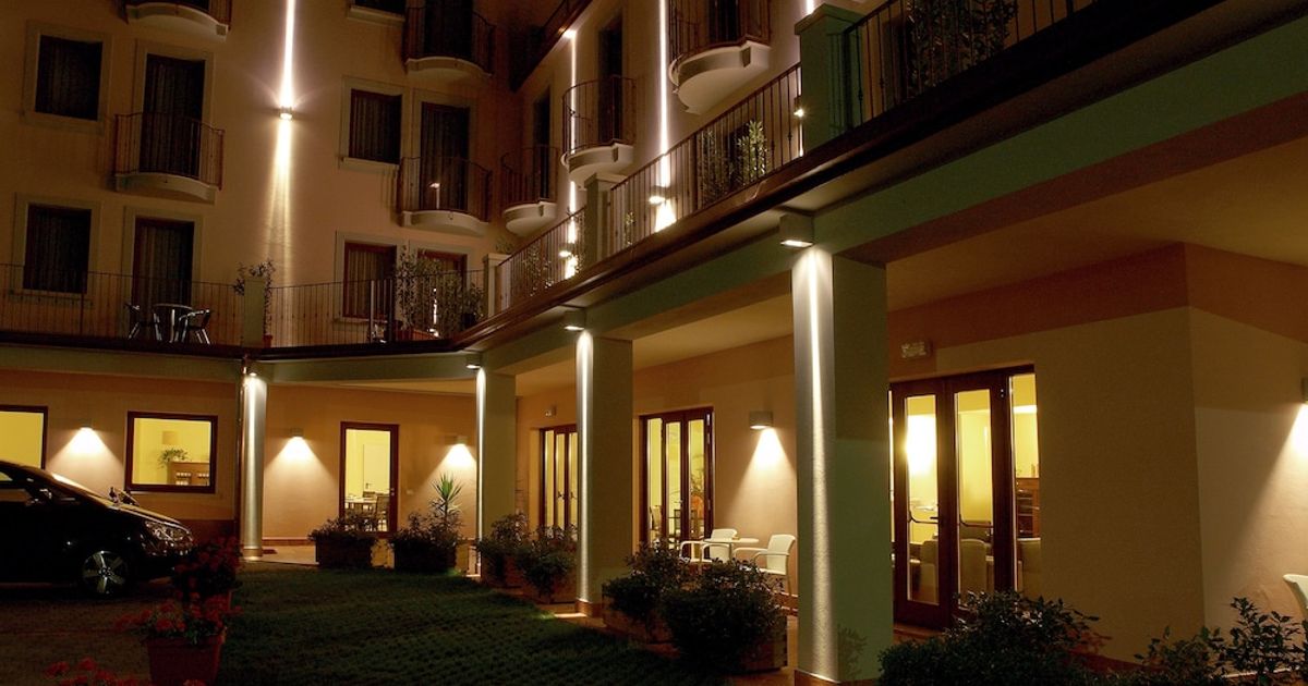 International Hotel $165. Iseo Hotel Deals & Reviews - KAYAK