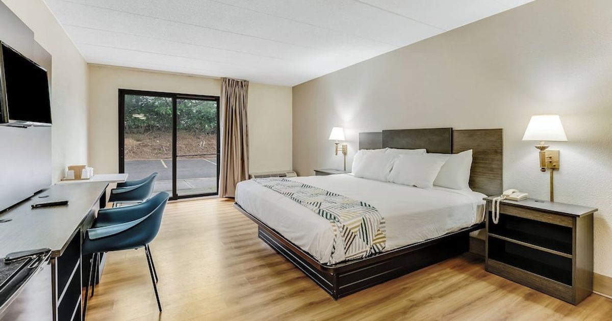 Red Carpet Inn & Suites from $71. Philadelphia Hotel Deals & Reviews ...