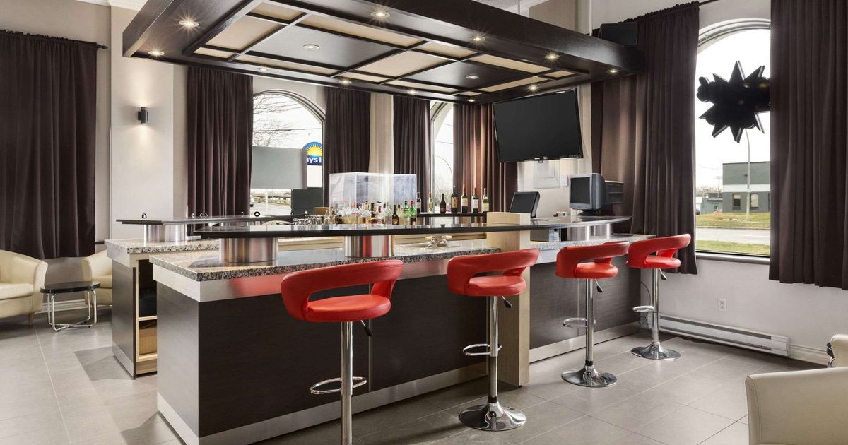 Days Inn by Wyndham Montreal Airport Conference Centre from ₹ 4,324 ...