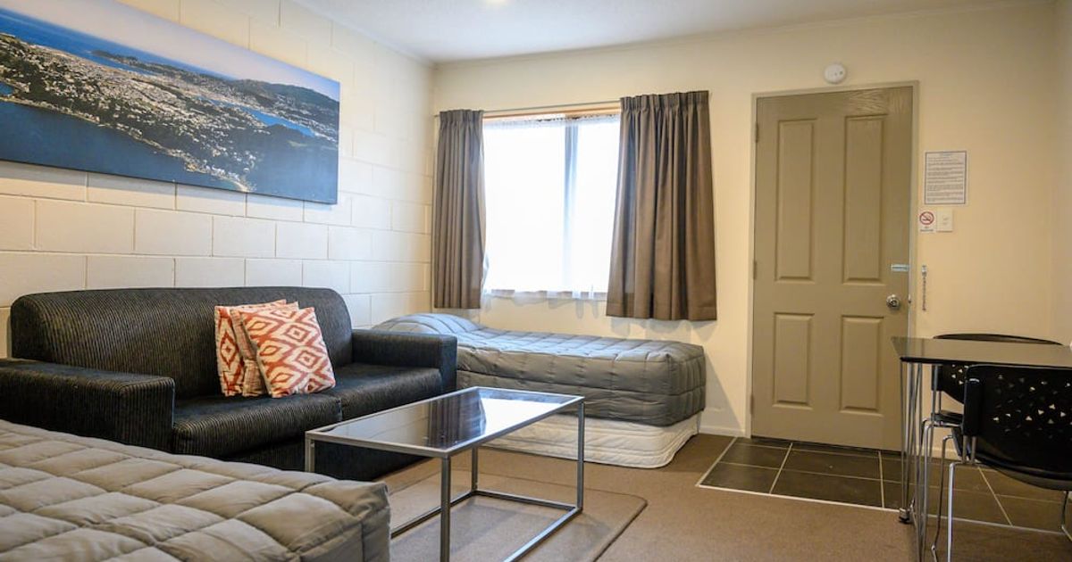 Foreshore Motor Lodge £73. Lower Hutt Hotel Deals & Reviews - KAYAK