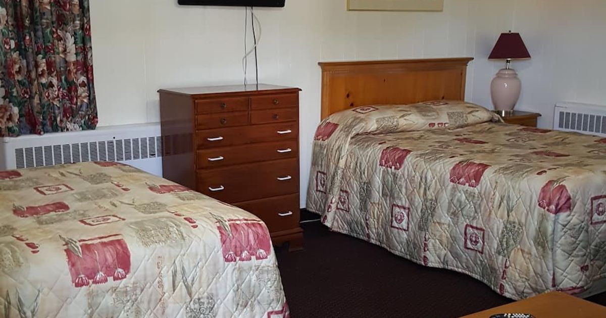 Maples Motel from $71. Orillia Hotel Deals & Reviews - KAYAK