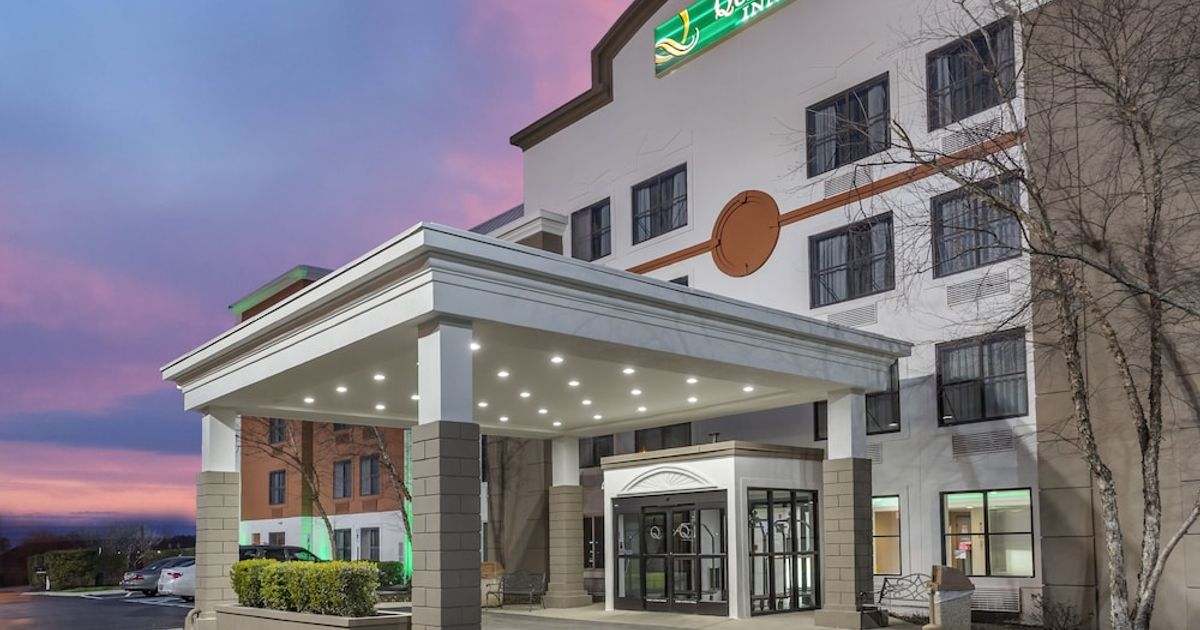 Quality Inn Murfreesboro-University Area from $66. Murfreesboro Hotel ...