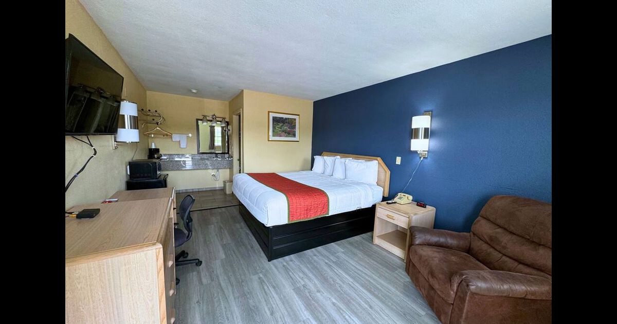 Westwoods Motel in Fulton, the United States from $75: Deals, Reviews ...