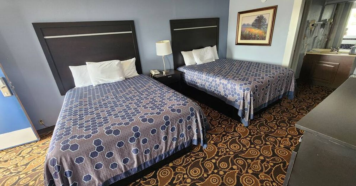 Carthage Inn from $58. Carthage Hotel Deals & Reviews - KAYAK