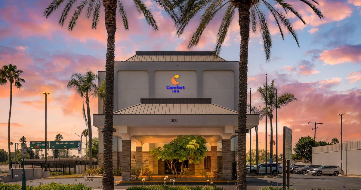 Comfort Inn & Suites Anaheim from $124. Anaheim Hotel Deals & Reviews ...