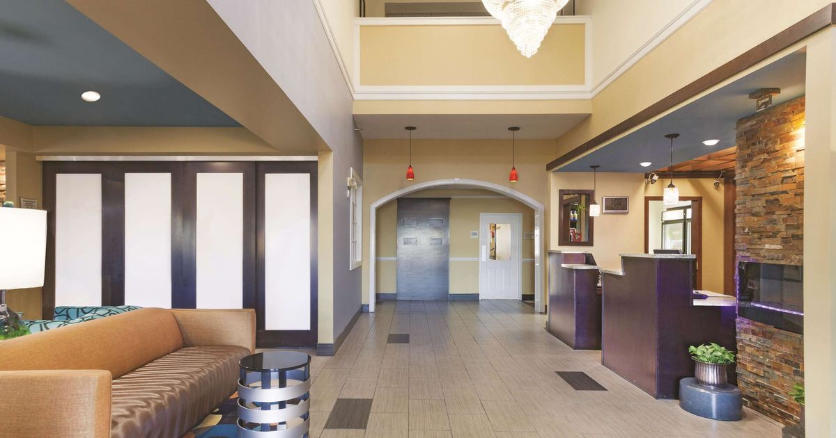 La Quinta Inn & Suites by Wyndham Elizabethtown from $62. Elizabethtown ...