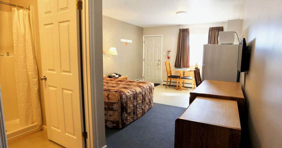 Blue Bell Inn à partir de 49 €. Motels à Fort Nelson - KAYAK