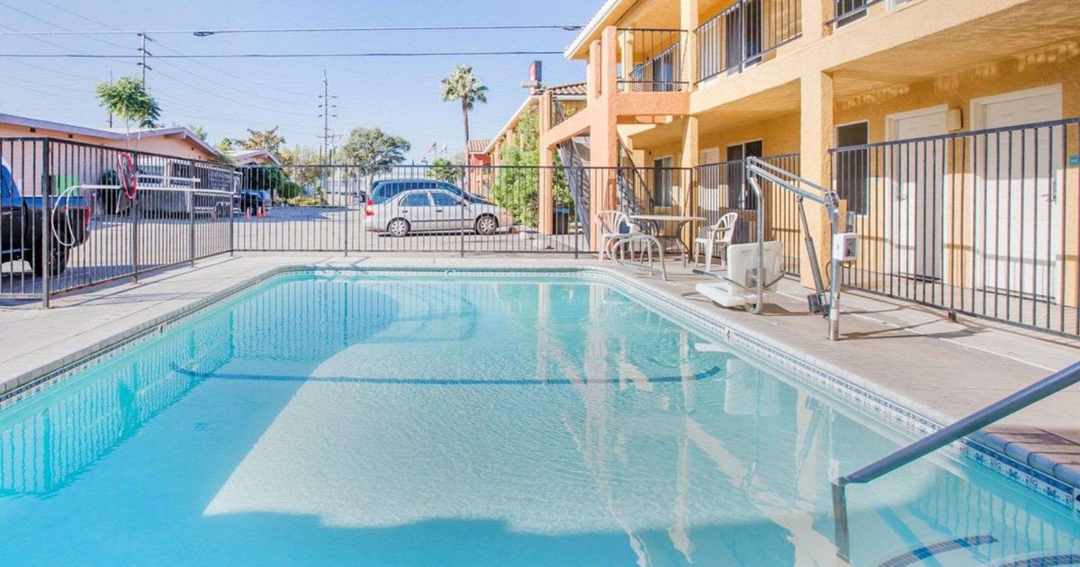 Econo Lodge Inn & Suites Lodi - Wine Country Area from $59. Lodi Hotel ...
