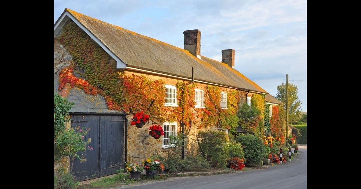 East Farm House B&B in Weymouth, the United Kingdom from $118: Deals ...
