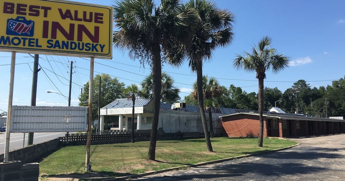 Best Value Inn Motel Sandusky from $54. Marianna Hotel Deals & Reviews ...