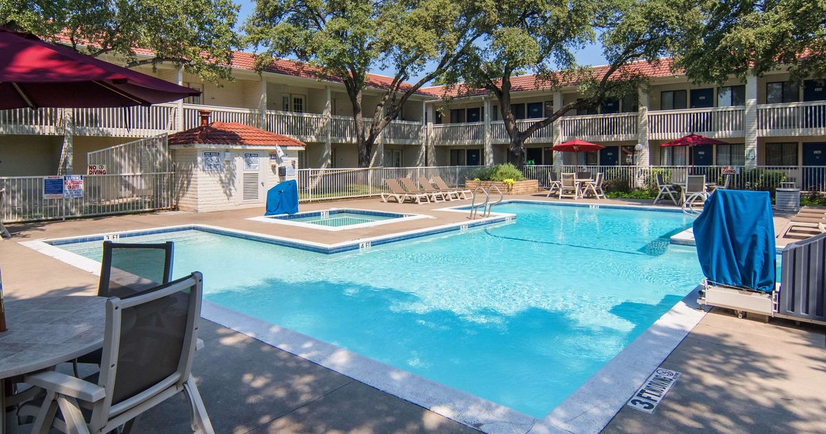 Motel 6 Dallas Addison From 44 Addison Hotel Deals Reviews Kayak