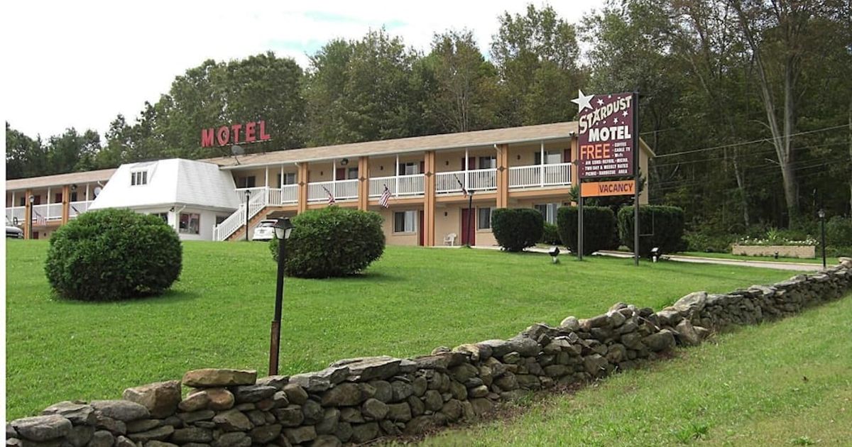 Stardust Motel £63. North Stonington Hotel Deals & Reviews - KAYAK