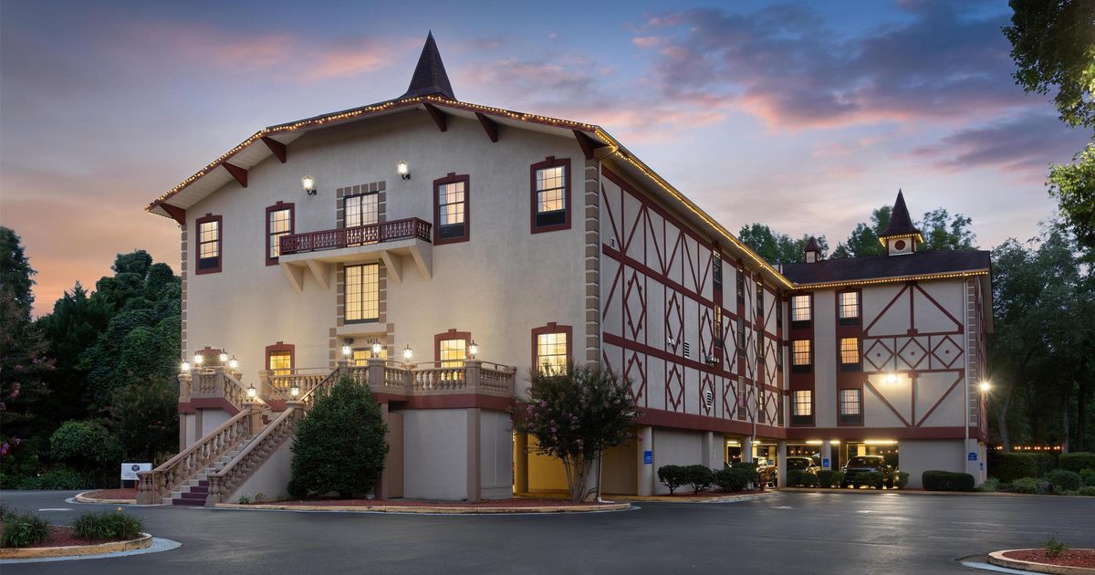 Hampton Inn Helen from $107. Helen Hotel Deals & Reviews - KAYAK