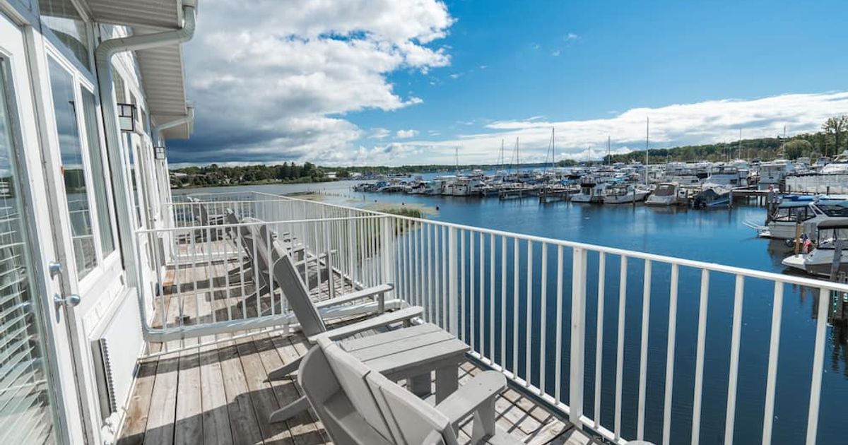 Weathervane Inn from $75. Montague Hotel Deals & Reviews - KAYAK