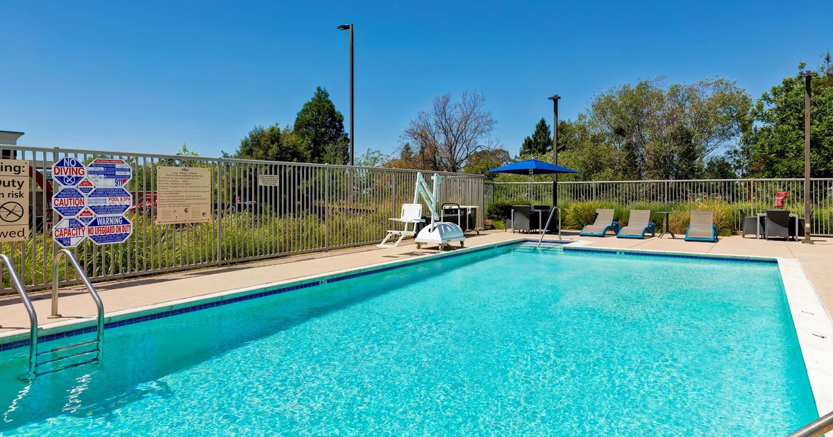 Hampton Inn & Suites Rohnert Park - Sonoma County from $80. Rohnert ...