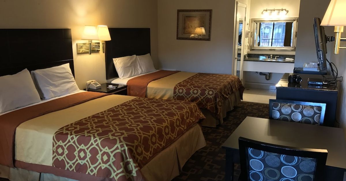Castaic Inn Six Flags Valencia from $81. Castaic Hotel Deals & Reviews ...