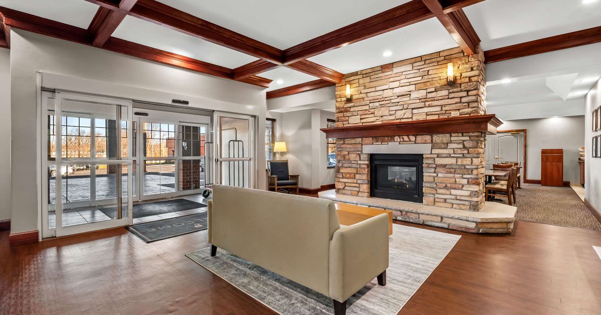 Country Inn & Suites Red Wing $163. Red Wing Hotel Deals & Reviews - KAYAK