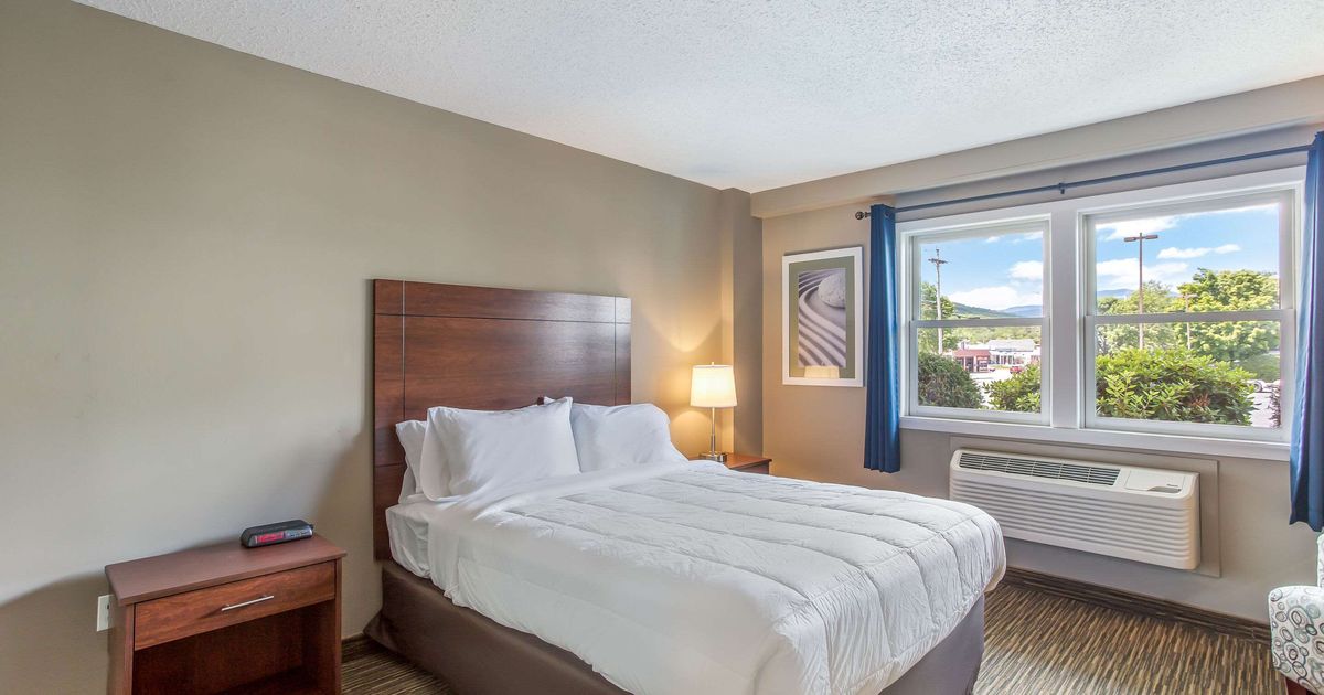 Quality Inn & Suites Gorham Riverside from $68. Gorham Hotel Deals ...