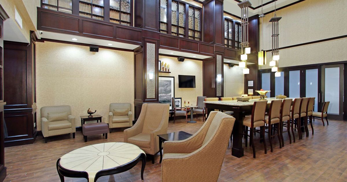 Hampton Inn & Suites Buffalo from $137. Buffalo Hotel Deals & Reviews ...