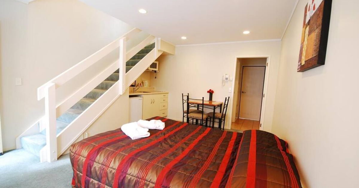 Baden Lodge Motel - Private Spa Bath from $61. Rotorua Hotel Deals ...